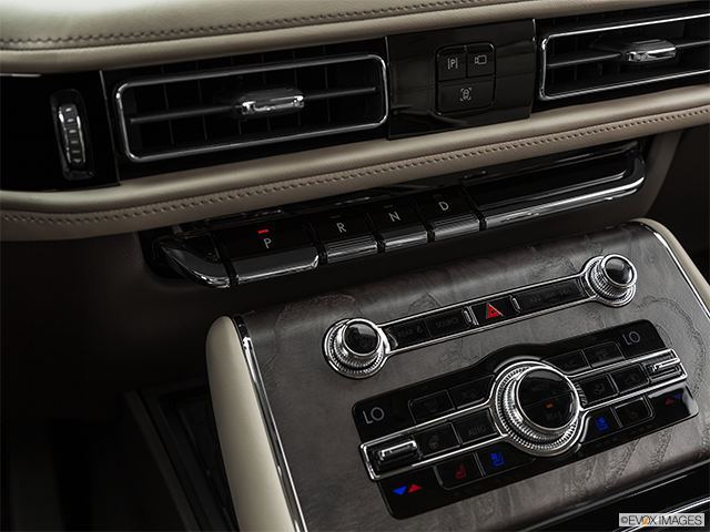 2020 Lincoln Aviator: Price, Review, Photos and Specs - Read This ...