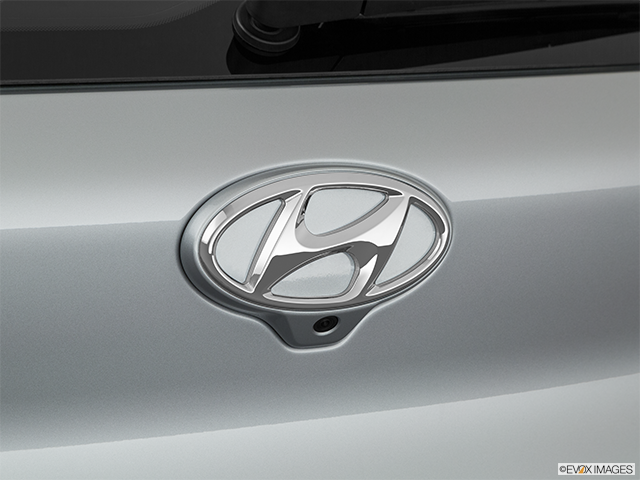 2020 Hyundai Elantra GT: Reviews, Price, Specs, Photos and Trims ...
