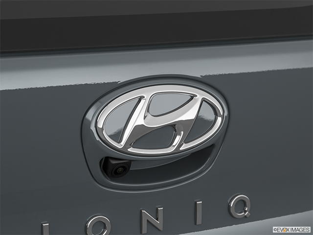 2020 Hyundai IONIQ électrique: Price, Review, Photos and Specs - Read ...