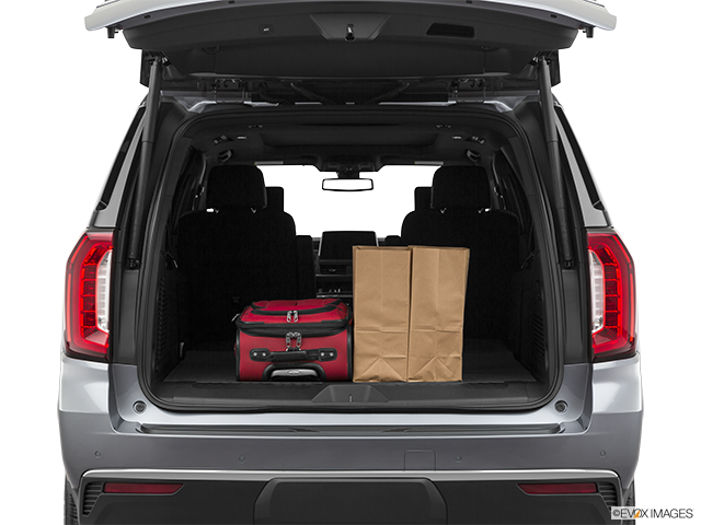 2021 GMC Yukon XL: Price, Review, Photos (Canada) | Driving