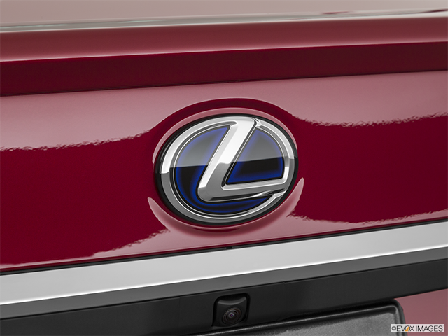 2021 Lexus ES 300h: Reviews, Price, Specs, Photos and Trims | Driving.ca