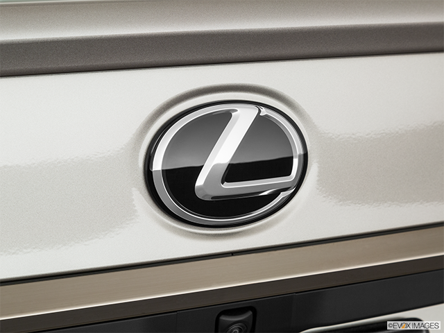 2021 Lexus ES 250: Price, Review, Photos and Specs - Read This Before ...