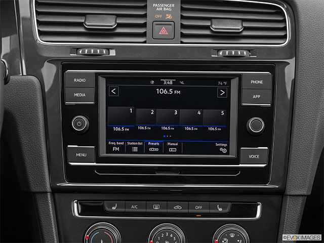 2021 Volkswagen Golf 1.4 TSI Comfortline 6MT | Driving