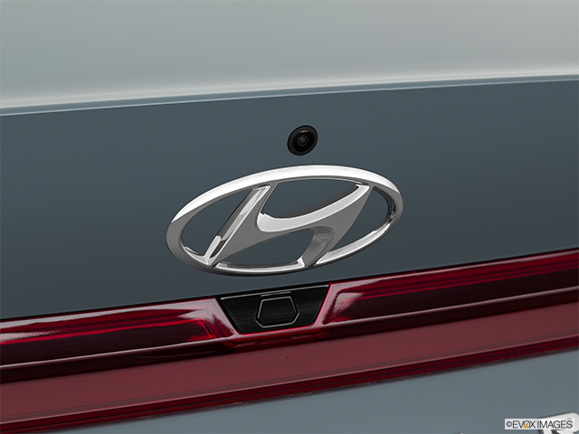 2021 Hyundai Elantra Sedan: Reviews, Price, Specs, Photos and Trims ...