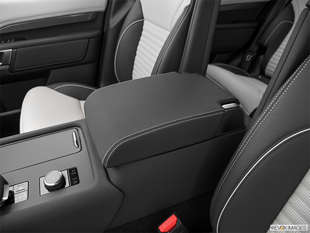 2021 Land Rover Discovery: Price, Review, Photos and Specs (Canada ...